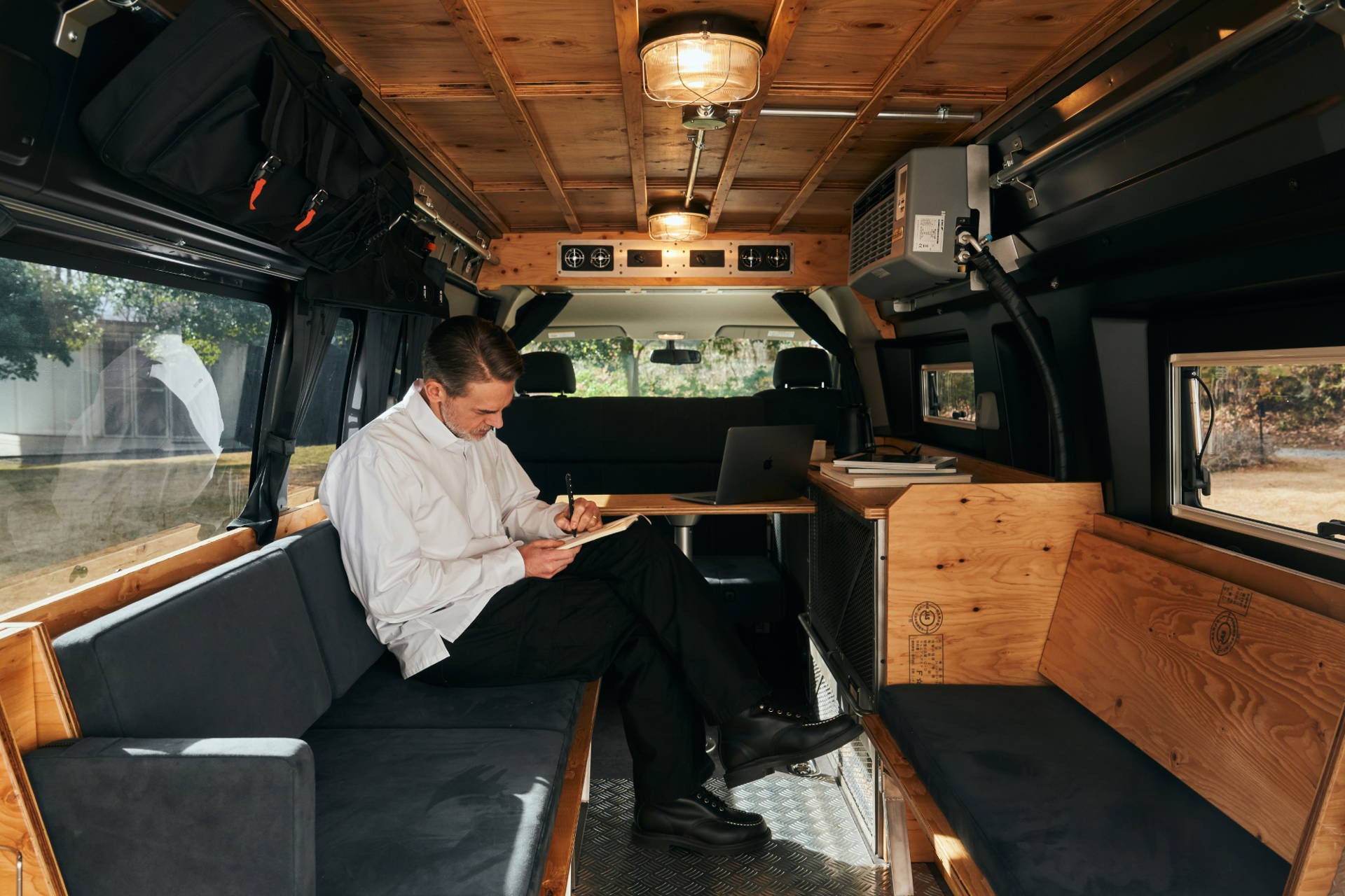 GRIDLESS GARAGE LIFE を体現したGMLVAN G-01 誕生 ｜ 場所と時間に縛られず、偶然出会う感動を - GORDON ...